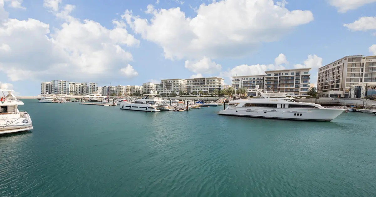 Explore Our Fleet – The Largest Boat Club in the Qatar | Captain's Club ...